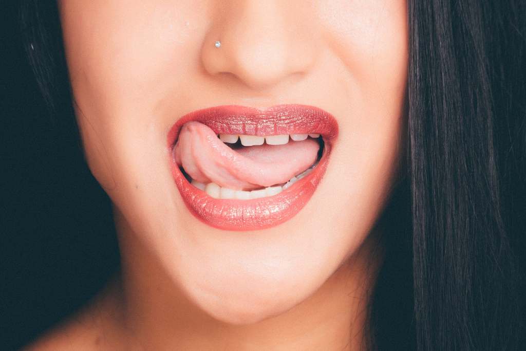 7 Tips on How to Keep Your Lips Beautiful - EAL Care